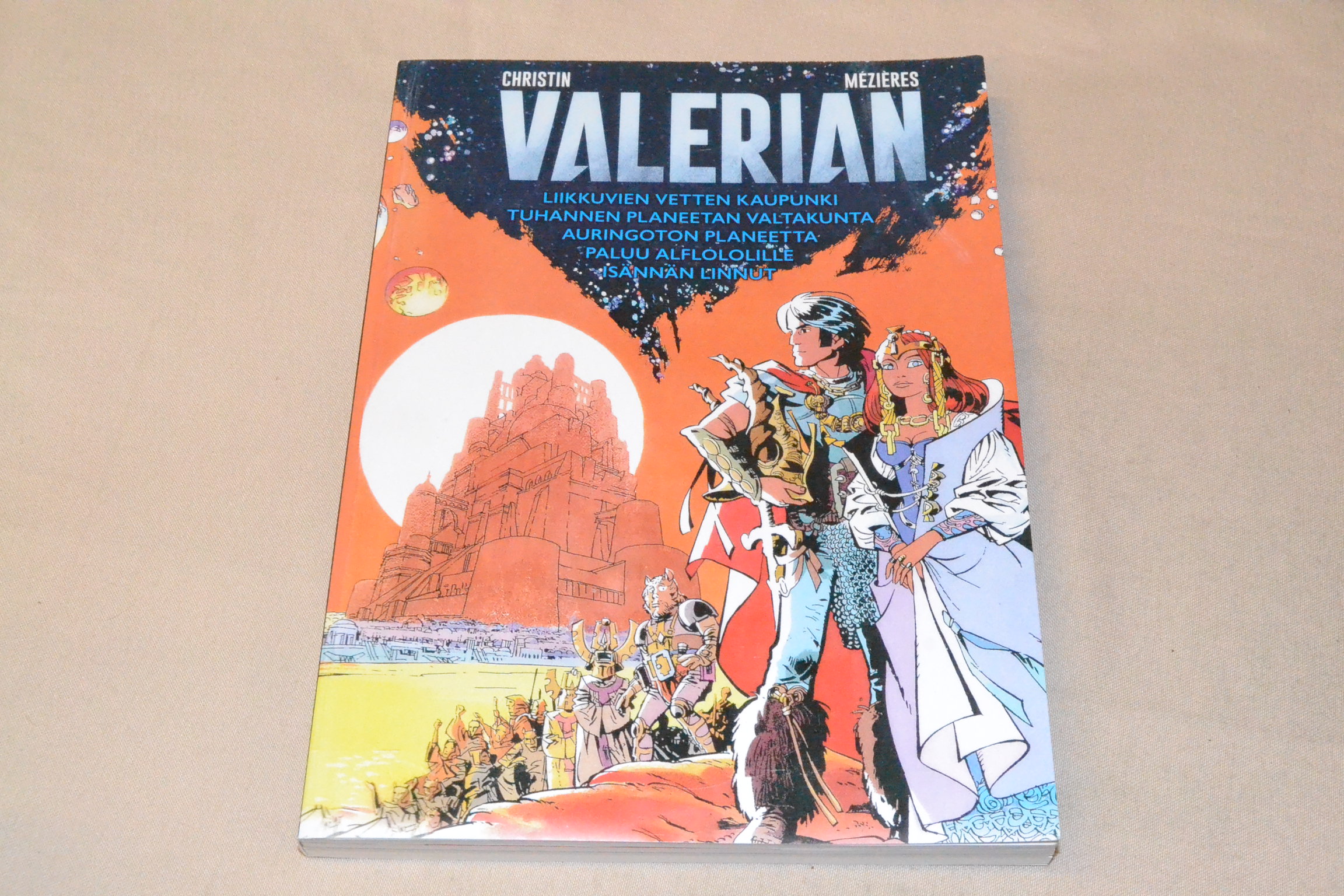 Avaruusagentti Valerian integraali Liikkuvien vetten kaupunki / Tuhannen planeetan valtakunta ...